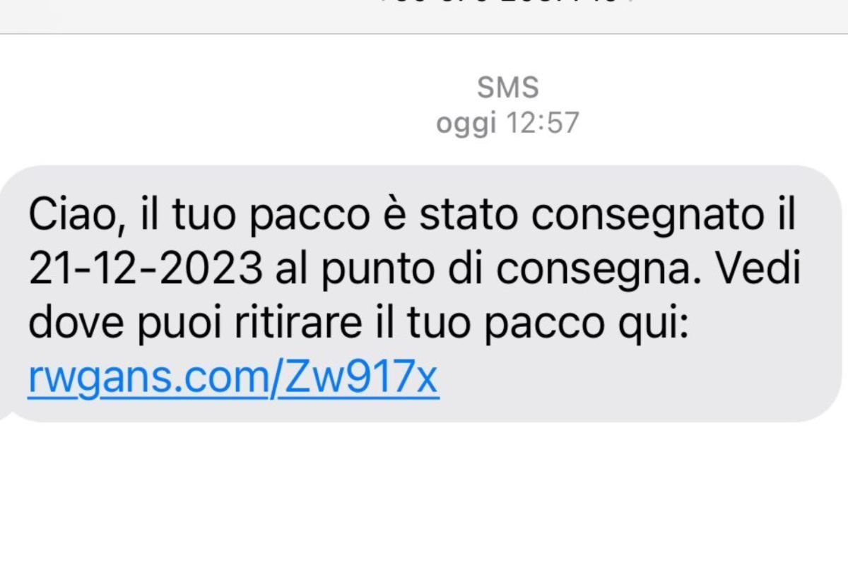 “Il pacco è stato consegnato”, la nuova truffa via SMS: ti rubano i ... “Il pacco è stato consegnato”, la nuova truffa via SMS: ti rubano i ...